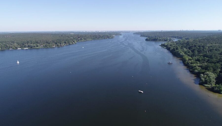 Potsdam: Yacht Cruise - Lakes of Berlin - Castles & Nature - The Itinerary in Detail