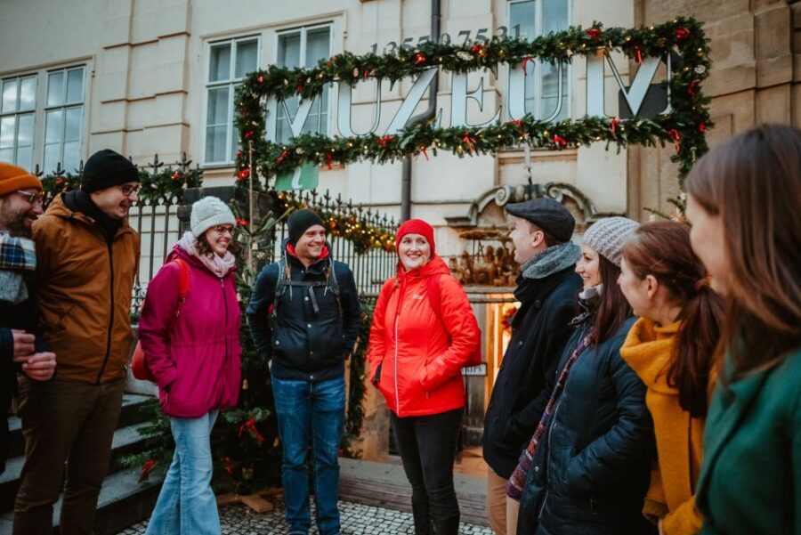 Prague: 2-3h Magical Christmas Markets Tour with Inclusions - The Itinerary in Detail