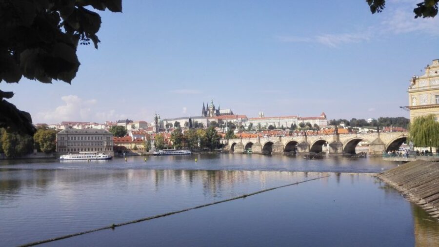 Prague 3-Hour Architectural Tour - Authentic Experiences and Insights from Reviews