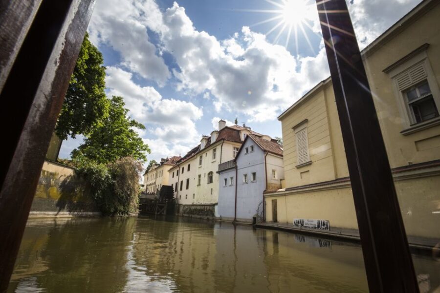 Prague: 3Hour Castle Grounds Walking Tour and River Cruise - FAQ