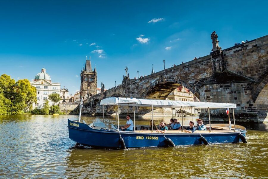 Prague: 45-Minute Sightseeing Cruise to Devil's Channel - What to Expect During the Cruise