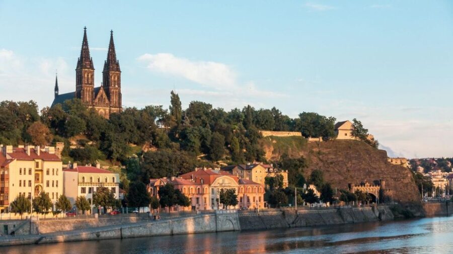 Prague Audioguide - TravelMate app for your smartphone - What’s Included and How It Works
