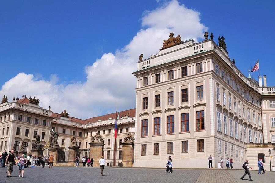 Prague Castle Walking Tour with Live Guide - Practical Tips for Participants