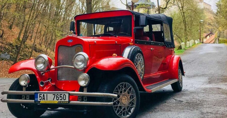 Prague: Fairytale Karlstejn Castle in Retro-Style Car - Why Visit Karlstejn Castle?