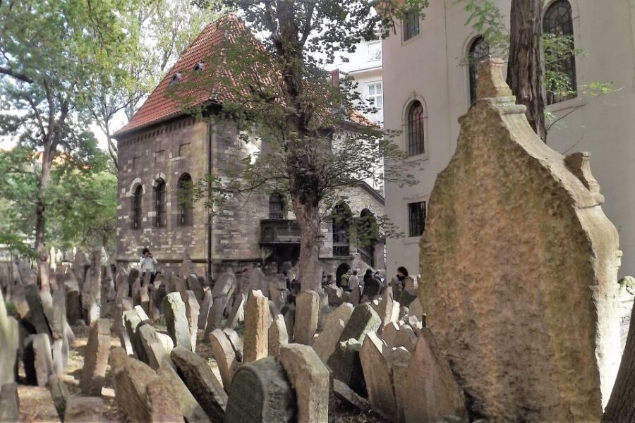 Prague: Jewish Quarter Ticket with optional Audio Guide - The Optional Audio Guide: Enhancing Your Visit