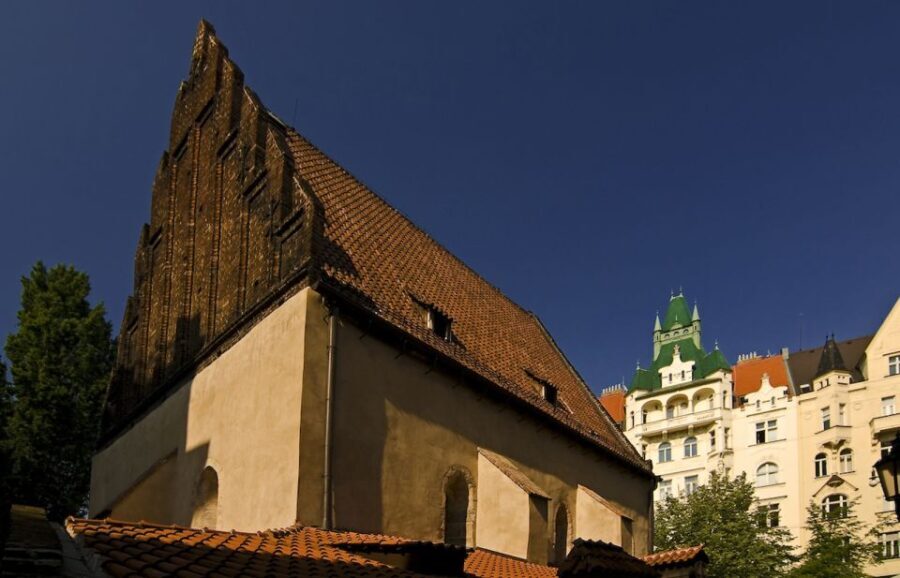 Prague Jewish Quarter Tour in French with Monuments Entrance - Exploring the Prague Jewish Quarter