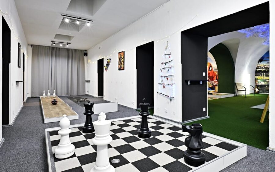 Prague: Mazemania Miniature Golf Experience - What to Expect During Your Visit