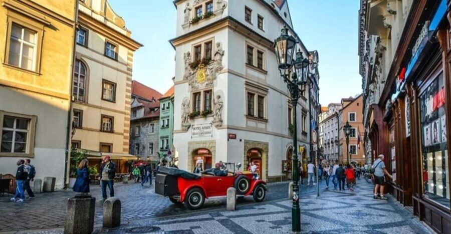 Prague: Must-See Attractions Walking Tour - Detailed Breakdown of the Itinerary