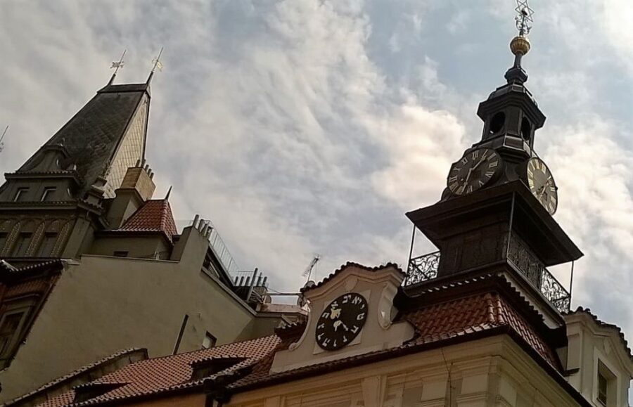 Prague: Old Town and Jewish Quarter Guided Walking Tour - What the Reviews Say