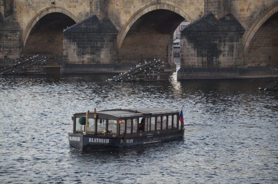 Prague: Old Town Guided Walking Tour and City Boat Ride - The Value of This Tour