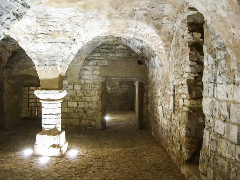 Prague: Oldtown, Medieval Underground & Dungeon History Tour - Authentic Reviews from Travelers