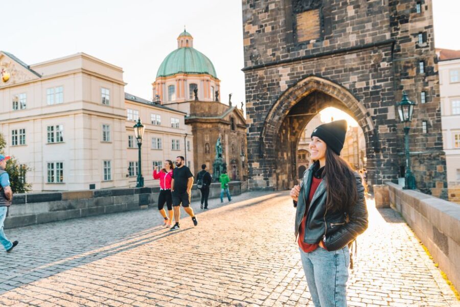 Prague: Professional Photoshoot at Charles Bridge - What to Expect During Your Photoshoot