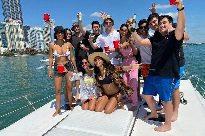 Private 52' Yacht Rental with Captain in Miami - What to Expect on the Yacht