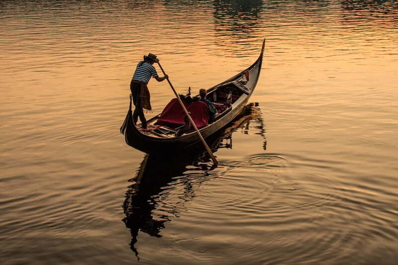 Private Alster Lake romantic Tour in a Real Venetian Gondola - What Makes This Tour Special?
