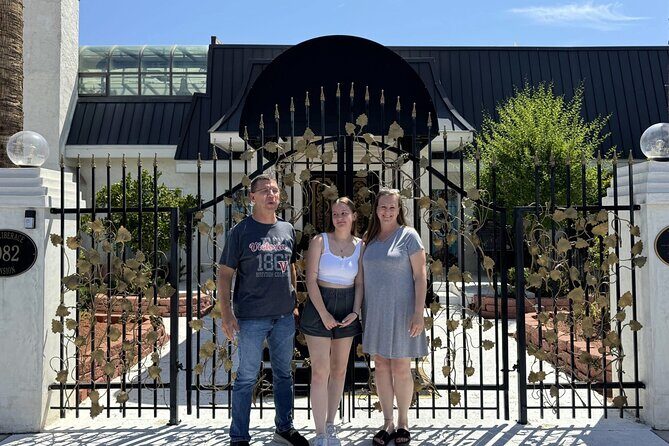Private Celebrity Homes Tour in Las Vegas - The Experience and the Guides