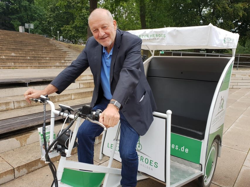 Private crime city tour by rickshaw including guide - Key Points