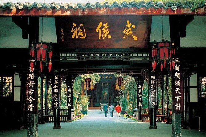 Private Day Tour: Chengdu Wuhou Temple, Jili and Dujiangyan Irrigation System - Who Will Enjoy This Tour?