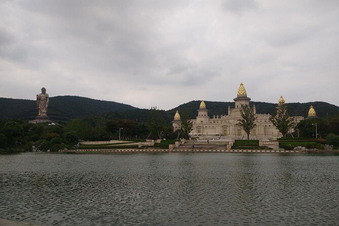 Private Day Trip to Wuxi Lingshan Grand Buddha and Taihu Lake from Shanghai - The Itinerary: A Deep Dive into the Day