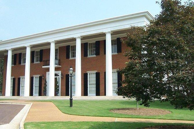 Private Group Tour Atlanta Historical Homes - Lunch at Swan Coach House