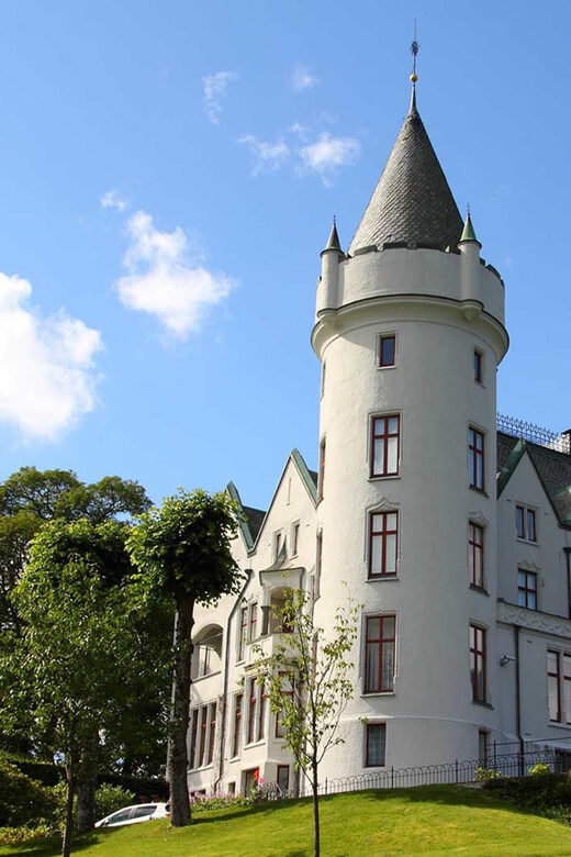 Private Guided Bergen City Sightseeing  8 Top Attractions - The Role of a Knowledgeable Guide