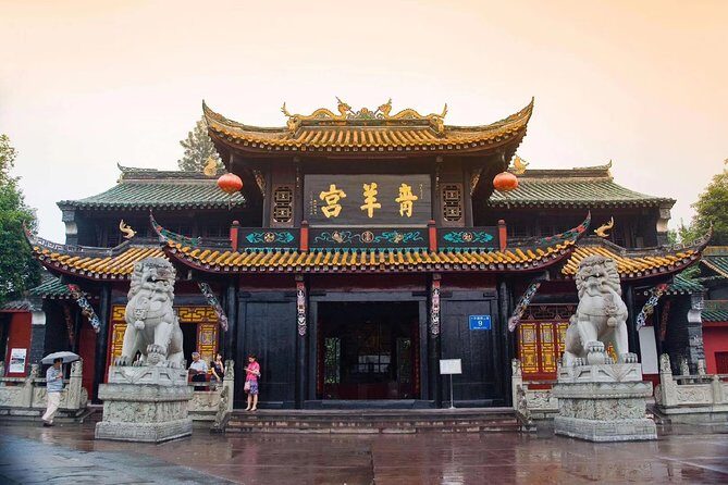 Private Guided Tour of Chengdu with Lunch + Sichuan Opera - Who Is This Tour Best For?