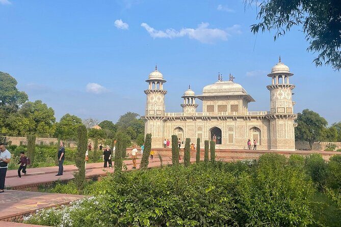 Private Half Day Taj Mahal Sunrise Tour from Agra - Transportation and Comfort