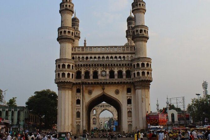 Private Half Day Tour: Dinner cruise, Old city shopping ride & Laser show - How the Tour Works in Practice