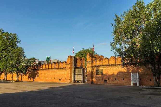 Private Half-Day Tour The Old Chiang Mai City With Street Foods - An In-Depth Look at the Tour Itinerary
