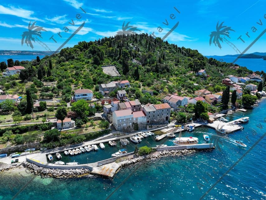 Private Island Hopping Boat tour around Zadar with Drinks - Scenic Stops and What to Expect