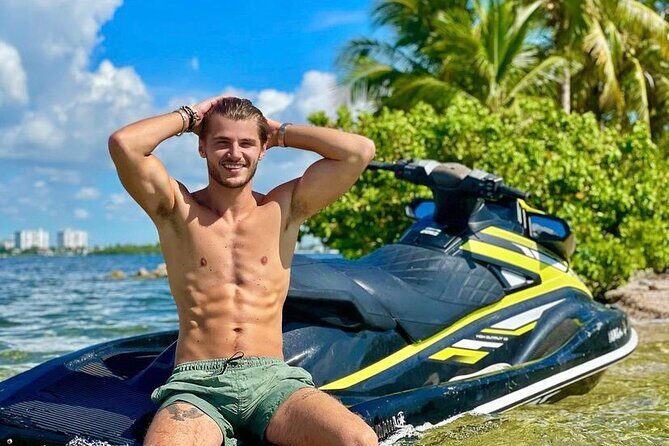Private Jet ski Excursion in Miami - The Scenic Boat Ride: A Photo-Worthy Start
