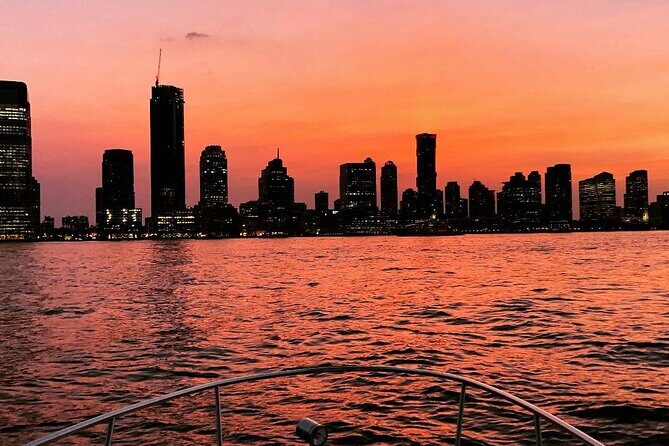Private Luxury Sunset Boat Tour in New York City - 1 Hour - Why This Tour Works