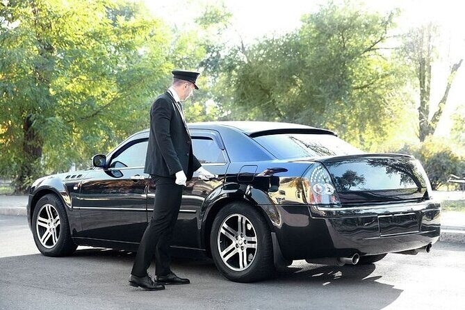 Private One-way Transfer from San Antonio Airport to San Antonio - Vehicle Options and Pricing