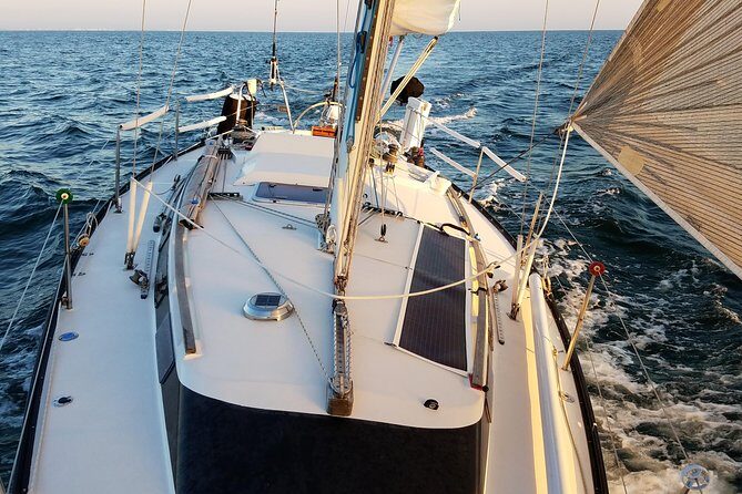 Private sailing trips around Fishers island from New London, CT - Who Will Love This?