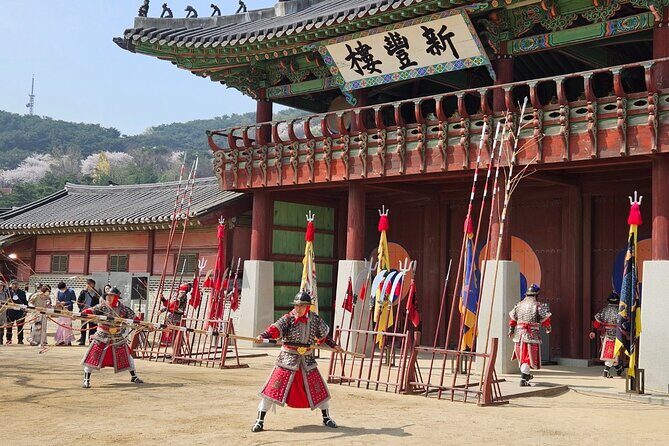 Private Tour around Suwon UNESCO Fortress and Korea Folks Village - The Itinerary in Detail