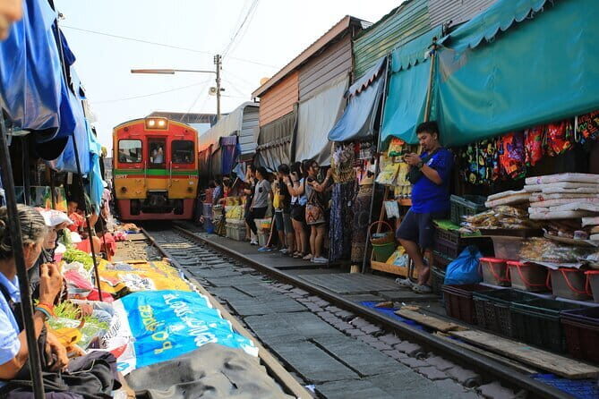 Private Tour Bangkok to Maeklong Railway and Floating Markets - Who Will Love This Tour?