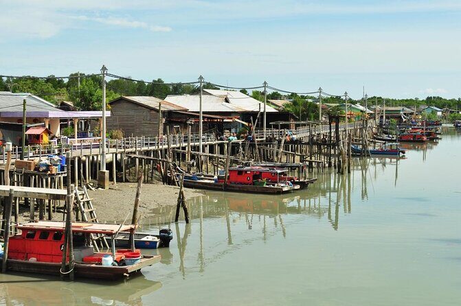 Private Tour: Crab Island Sightseeing Boat Ride and Seafood Lunch - A Detailed Look at the Experience