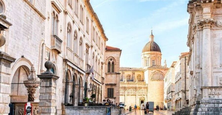 Private Tour: Dubrovnik City Walls Walking Tour (Tickets inc - Discovering the Dubrovnik City Walls