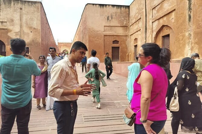 Private Tour of Taj Mahal, Agra Fort & Baby Taj with Agra Pick-up - Exploring Agra Fort: Mughal Power and Stories
