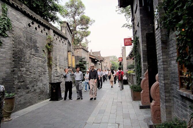 Private Tour to see Giant Pandas and Jiuzhaigou - In-Depth Itinerary Breakdown