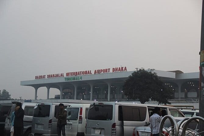 Private Transfer: Dhaka Hotel to Shahjalal International Airport (DAC) - The Vehicle and Service Details