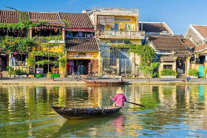 Private Transfer from Tan Son Nhat (SGN) Airport to Thu Dau Mot - A Detailed Look at the Private Transfer Experience