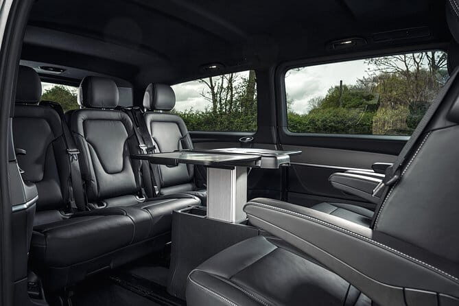 Private Transfer: London to Luton Airport LTN by Luxury Van - The Ride and Logistics