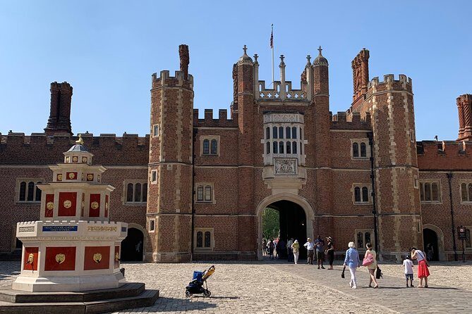 Private Vehicle To Hampton Court Palace From London With Admission Tickets - Why This Tour Offers Good Value