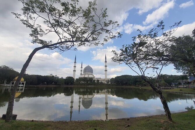 Private Walking Tour of the Shah Alam Lake Gardens with Pick Up and Lunch - An In-Depth Look at the Tour Itinerary