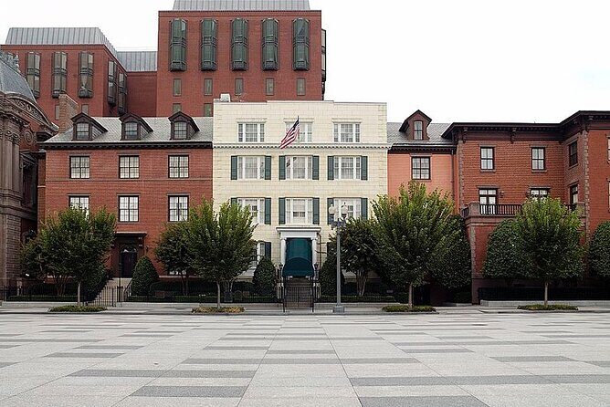 Private White House Neighborhood Walking Tour - The Sum Up