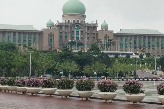 Putrajaya Batu Caves and Kuala Lumpur sightseeing Tour - A Closer Look at the Itinerary