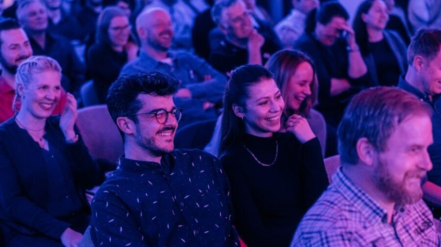 Quatsch Comedy Club Hamburg: Die Live Show - Who Should Consider This Experience?