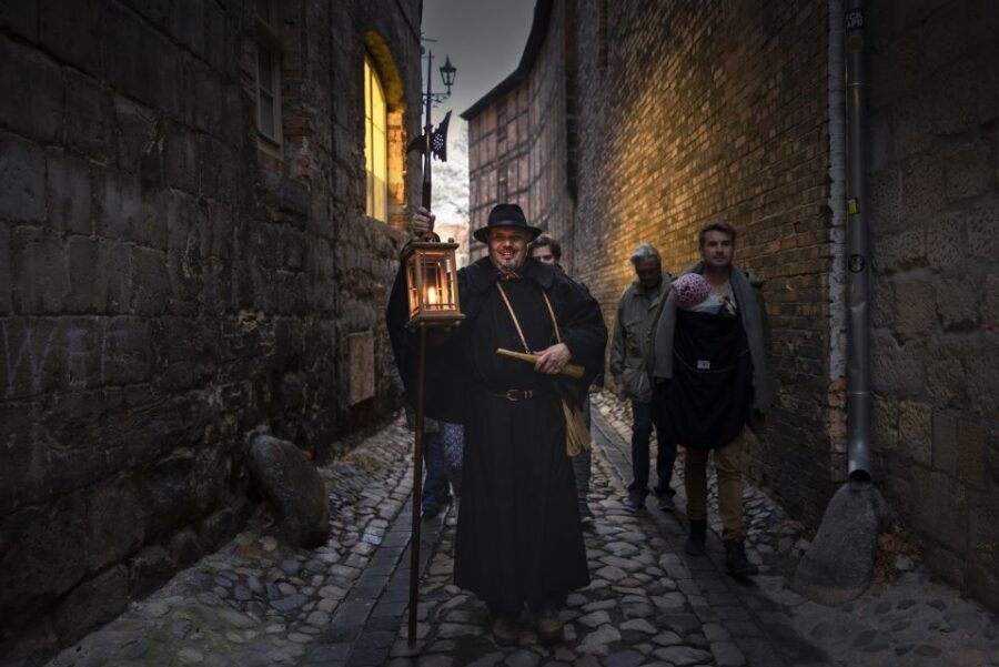 Quedlinburg: Historical Old Town Evening Walking Tour - The itinerary and stops