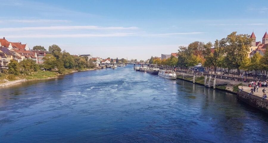 Regensburg: walking tour with italian wines and food tasting - The Connection to Italy and Its Significance