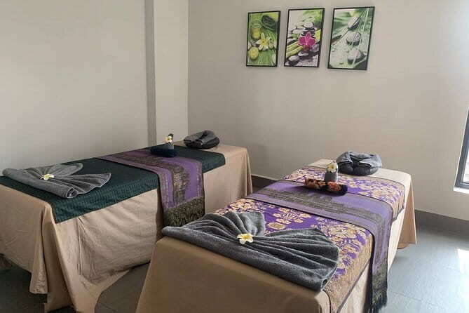 Rejuvenate the Body and Mind with Aromatherapy Oil Massage - An In-Depth Look at the Aromatherapy Oil Massage Experience